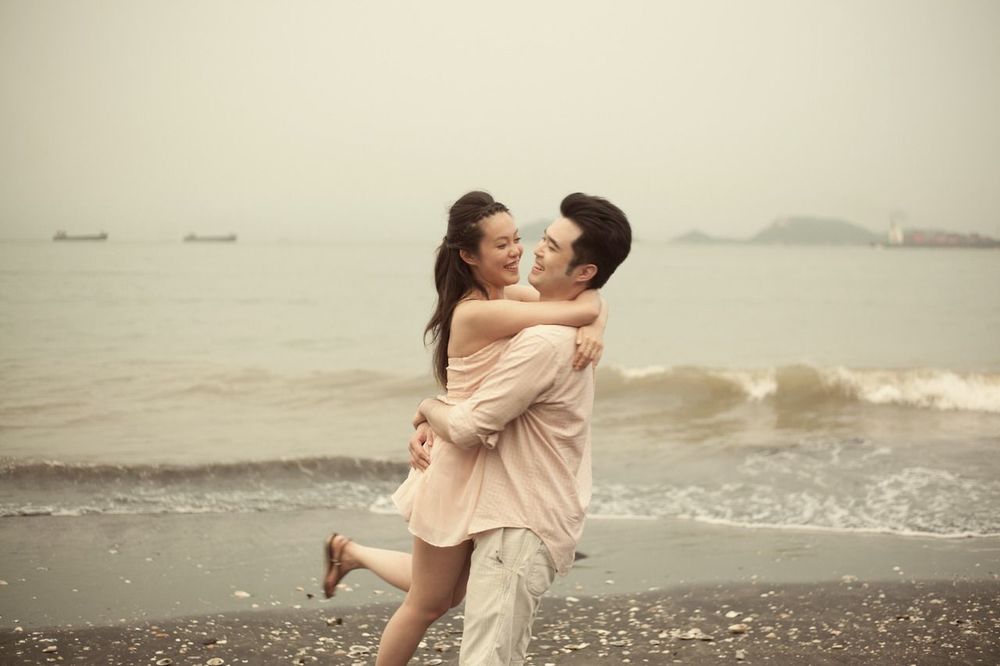 7 Kebaikan yang Bisa Kamu Dapatkan Dari Sebuah Pelukan