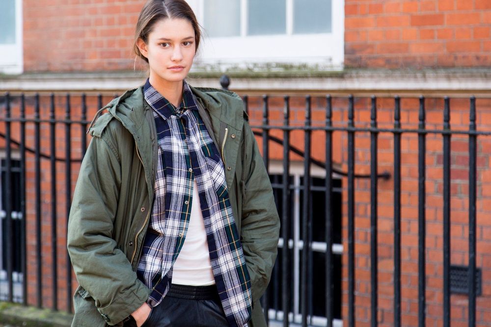 Normcore: Cara Tampil Gaya Dengan Celana Training atau Kaos Panitia