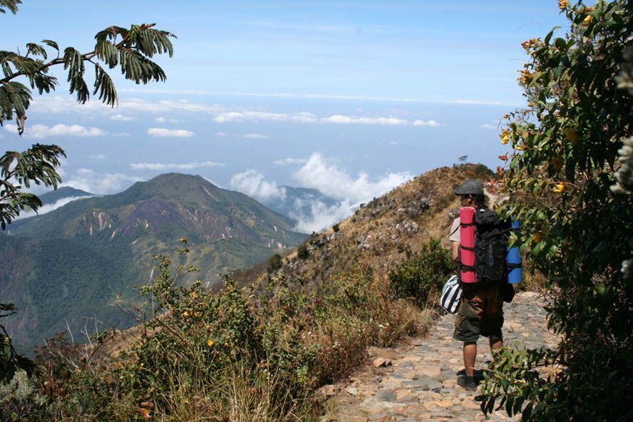 Alasan-Alasan Kenapa Kamu Harus Menjajal Mendaki Gunung Sesekali