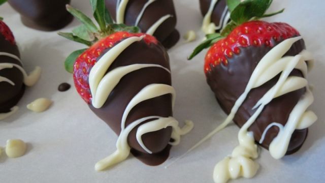 7 Resep Camilan Olahan Stroberi, Bisa Jadi Teman Ngobrol Bareng Keluarga