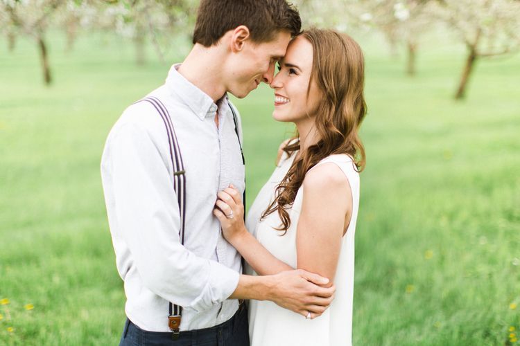 Kalau Hanya Untuk Bercumbu Atau Membuka Baju -- Kita Selalu Bisa Menunggu