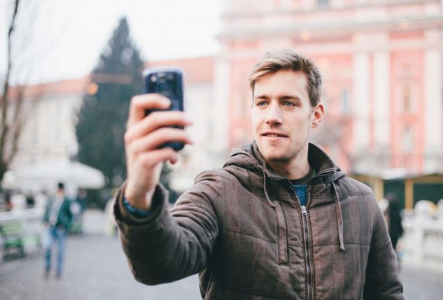 10 Cewek Ini Membincangkan Tentang Cowok Cowok Yang Doyan Selfie Apa