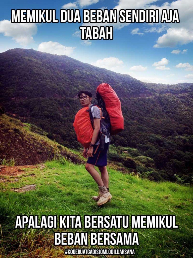 Fenomena Meme Para Pendaki Alay di Puncak Gunung yang Bikin Sebal. Kamu ...