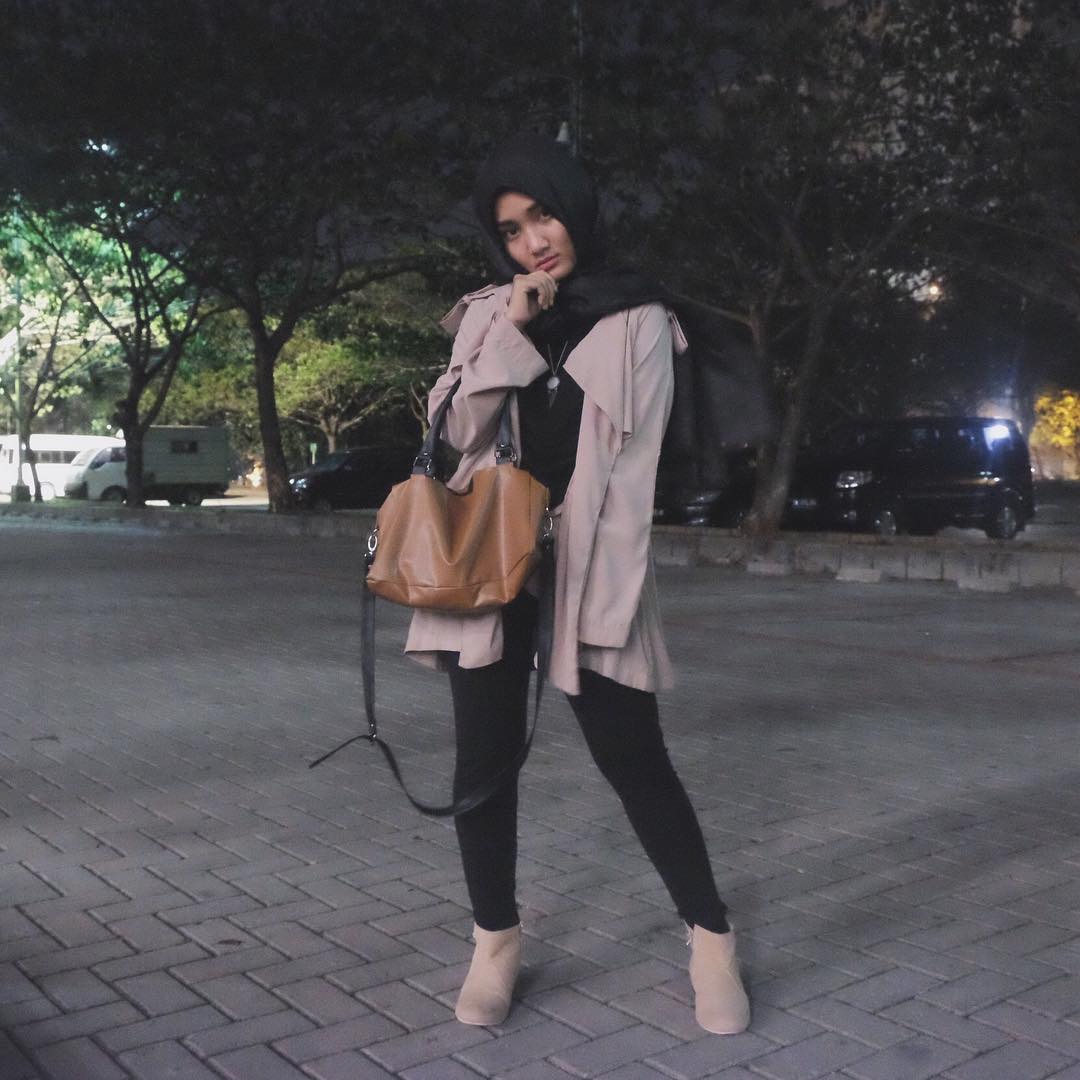 10 Gaya Hijab Fatin Shidqia Untukmu Yang Bertubuh Mungil, Biar Makin Kece.