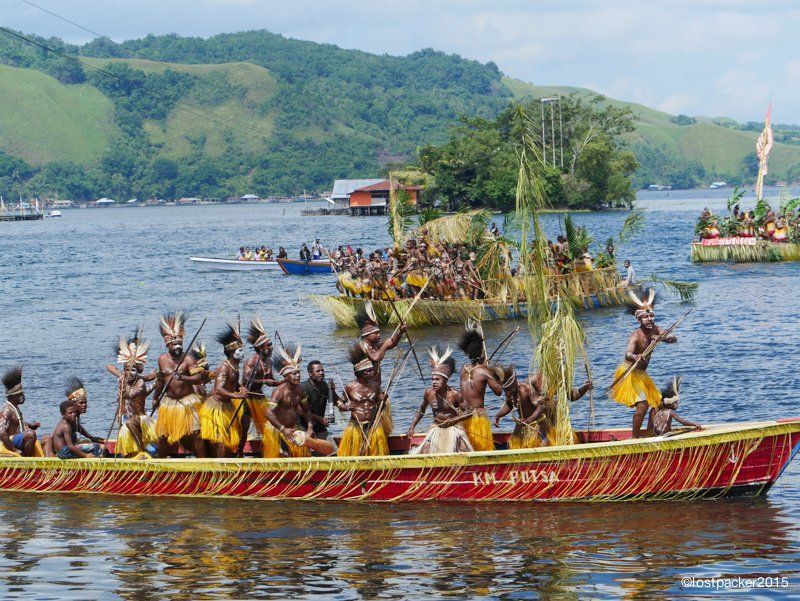 Traveling ke Festival Danau Sentani, Kolaborasi Keindahan Alam dan ...