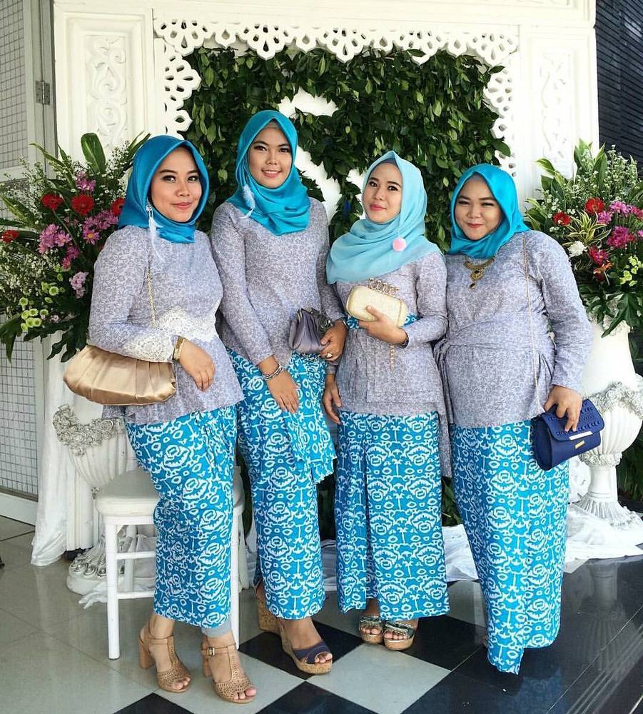 18 Inspirasi Kebaya Pagar Ayu. Biar di Kondangan Semakin Dekat Jodohmu