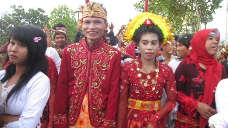 Sakral dan Serunya Ritual Merarik dari Suku Sasak; Kawin Lari Justru ...