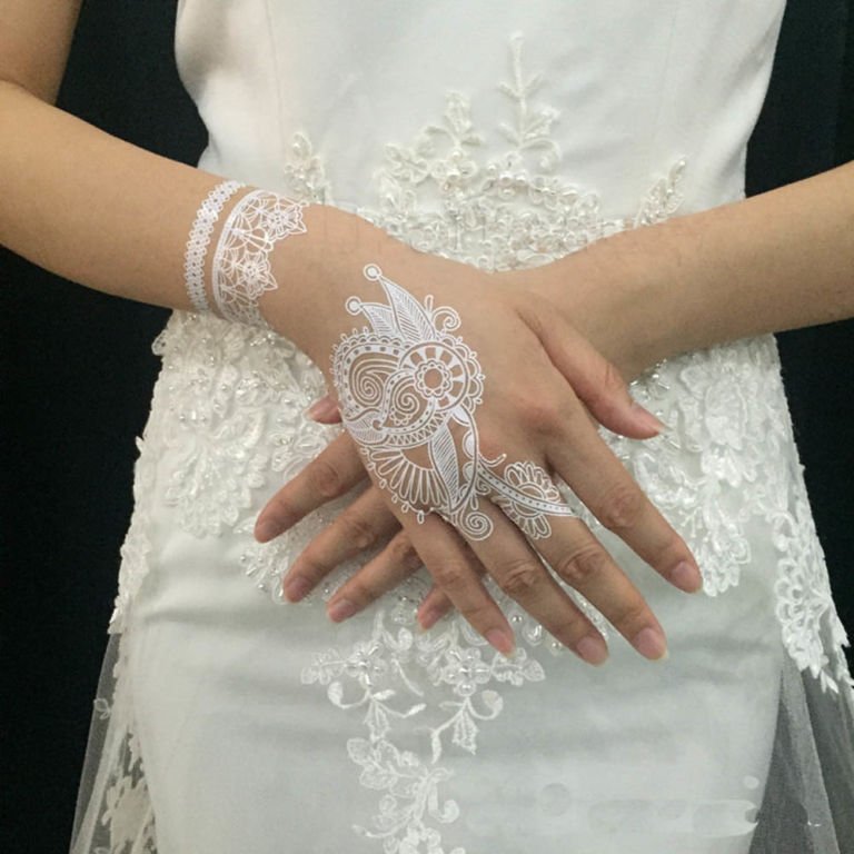 16+ Inspirasi Henna Putih Simple untuk Hari Pernikahanmu