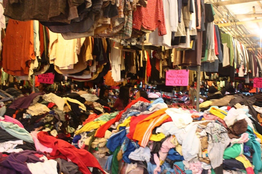 Awul-Awul, Bursa Pakaian Bekas Murah yang Jadi Ikon Sekaten, Jogja ...