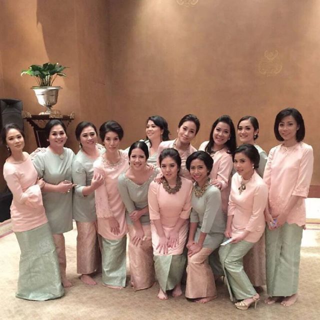 16+ Ide Seragam Bridesmaid yang Nggak Melulu Kebaya