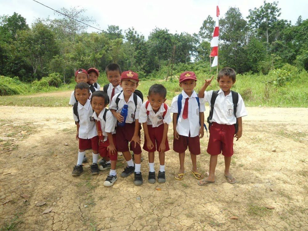 Sekelumit Kehidupan di Entikong, 11 Gambar Ini Adalah Realita Hidup di ...