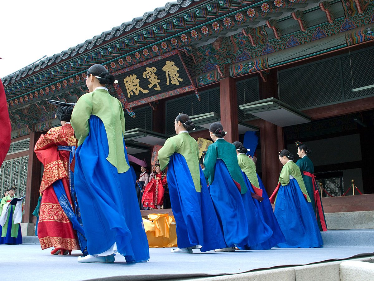 14 Potret Perkembangan Hanbok dari Dulu Hingga Kini, Pakaian ...
