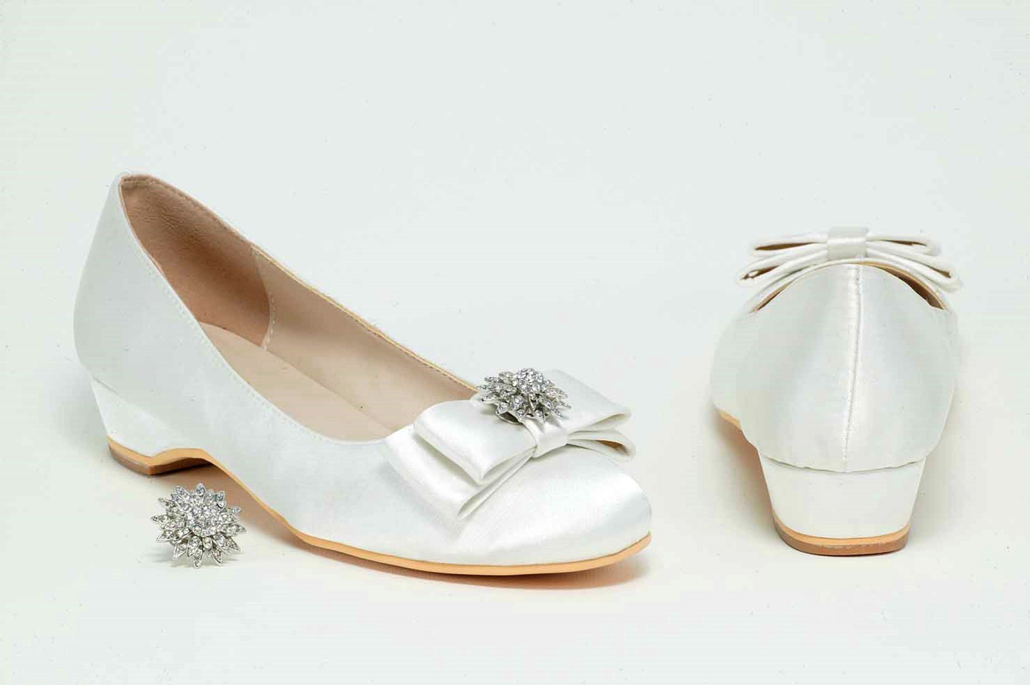 13 Referensi Sepatu Cantik untuk Mempelai Wanita, Pernikahan Adat Atau ...