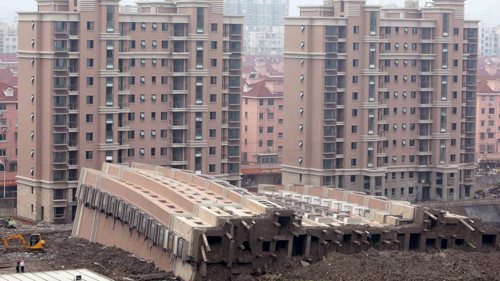 10 Bangunan di Dunia Ini Punya Kesalahan Konstruksi yang Fatal dan ...