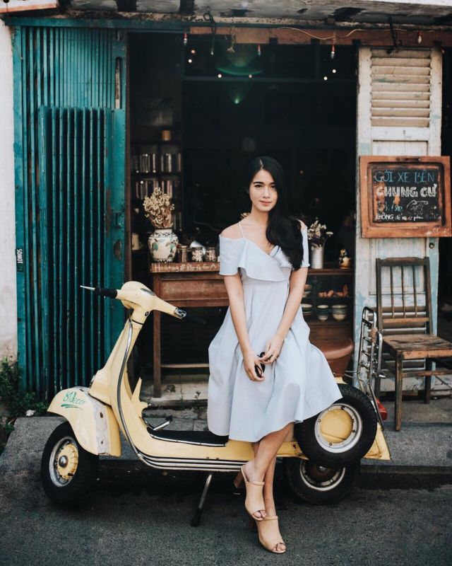 12 Inspirasi Outfit Pendamping ke Wisuda Pacar