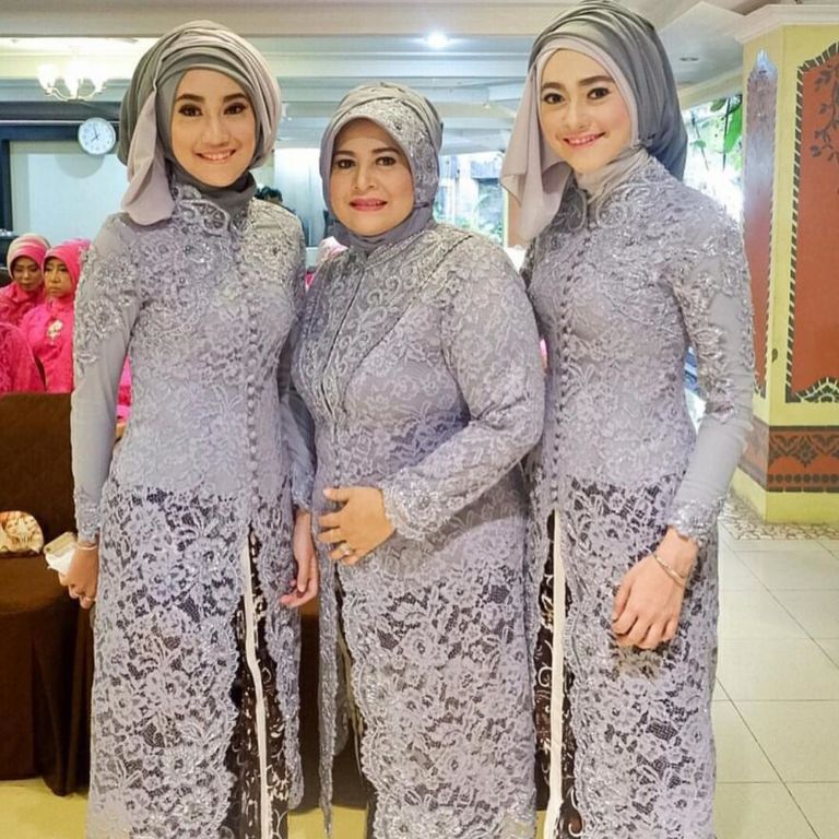 10 Inspirasi Kebaya Plus-Size. Soal Penampilan, Badan Sintal Tak Jadi Soal