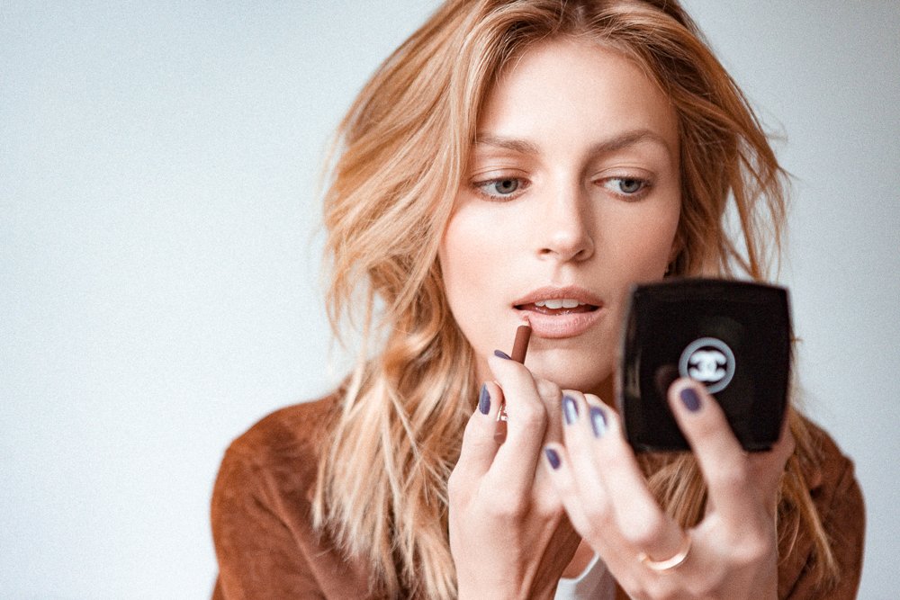 Tutorial Teknik Overdrawn Lips yang Paripurna. Dengan Begini, Bibir ...