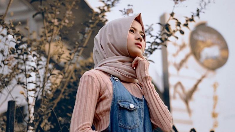 Cewek Cantik Memang Menggoda Tapi Sungguh Cewek Sholehah Jauh Lebih 6705