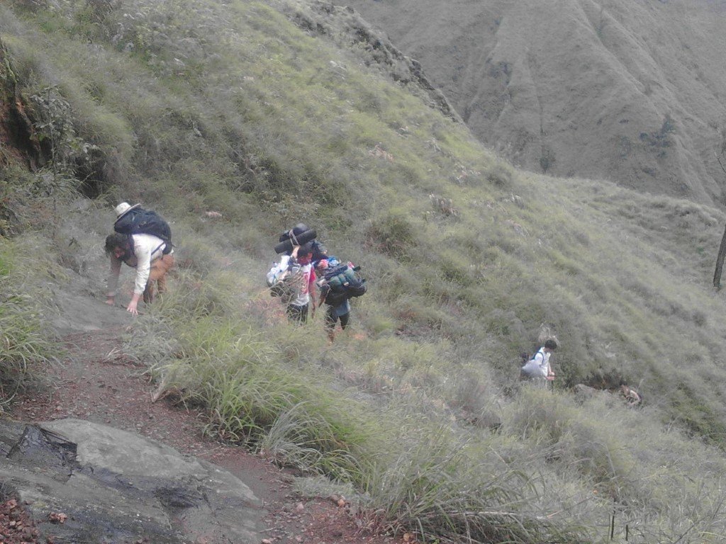 5 Tips Mendaki Gunung Untuk Pemula yang Wajib di Lakukan!