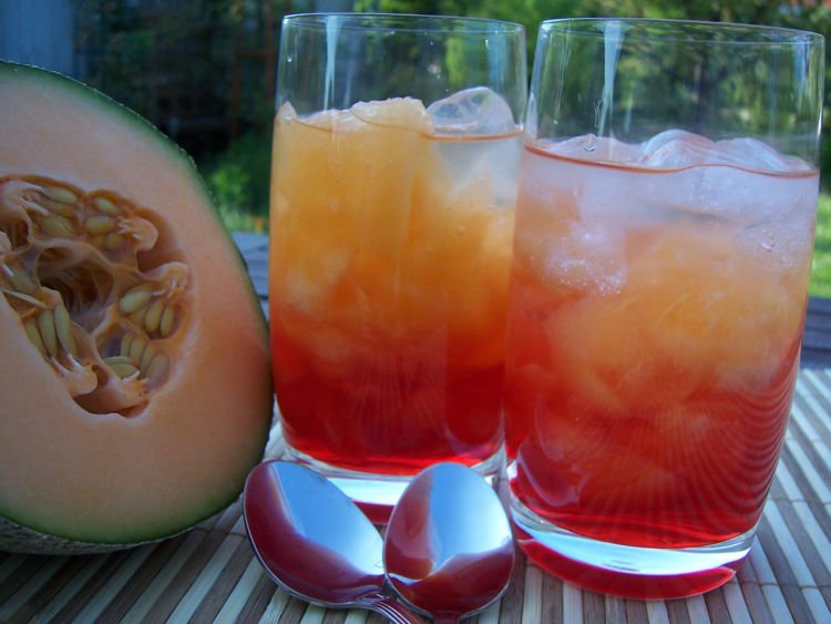 5+ Racikan Es Blewah dengan Aneka Kuah Segar, Seruput Airnya Nggak Rasa ...