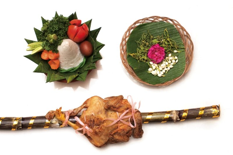 Suasana Haru Dalam Upacara Langkahan Ketika Sang Adik Meminta Restu