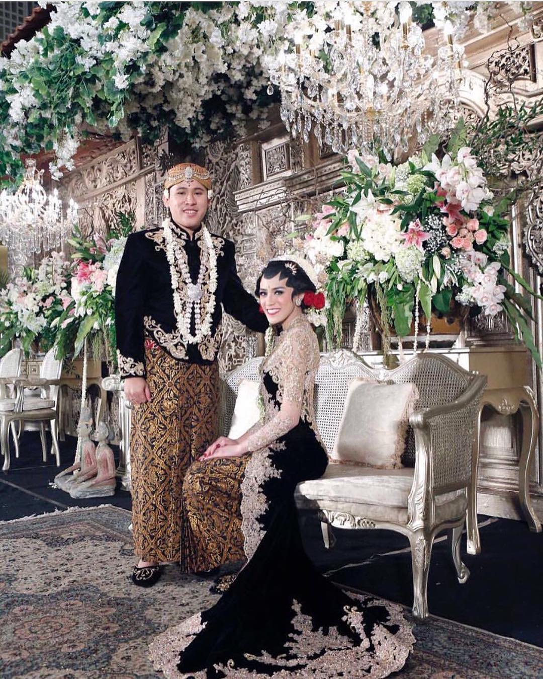 13+ Kumpulan Pengantin Jawa Memakai Kebaya Beledu. Tampak Mriyayeni Bak ...