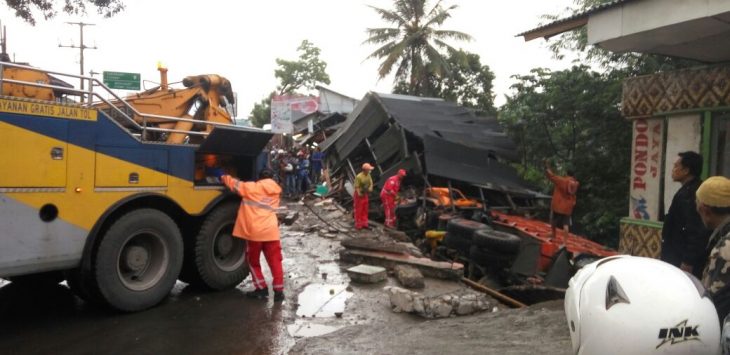 Siapa Sih yang Boleh Memakai Jasa Voorijder? Inilah 8 Kendaraan yang ...