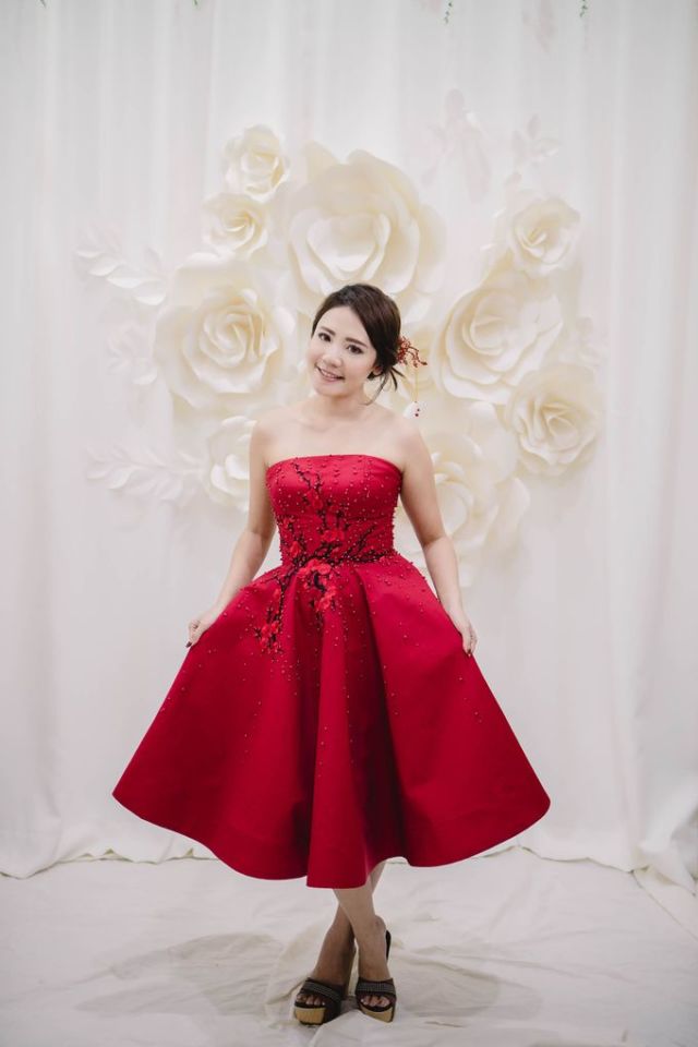 12+ Inspirasi Busana Merah Menawan untuk Acara Sangjit yang Berkesan ...