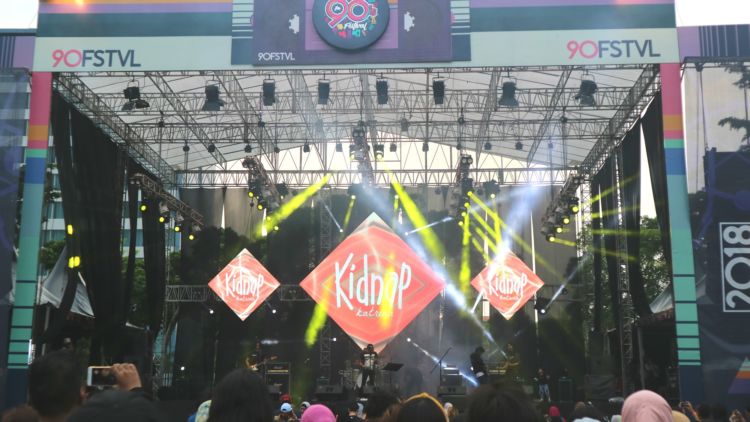 Bersenandung Manis di The 90's Festival 2018. Lengkap dengan Pernak ...