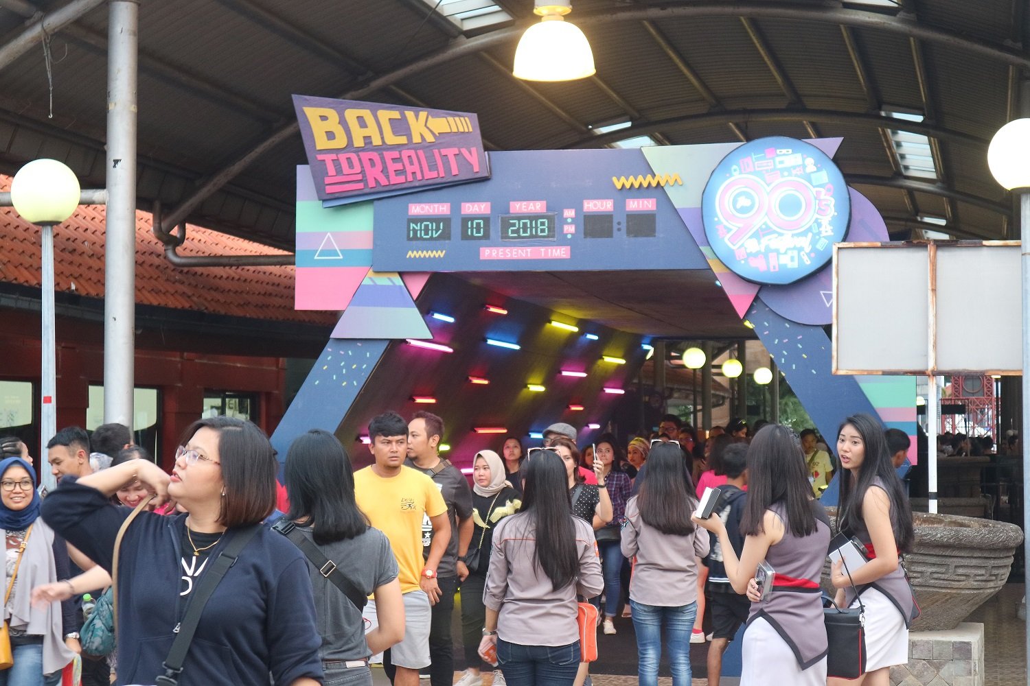 Bersenandung Manis di The 90's Festival 2018. Lengkap dengan Pernak ...