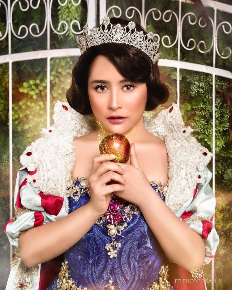 Lakukan Sesi Pemotretan, 12 Artis ini Tampil sebagai Princess Disney ...