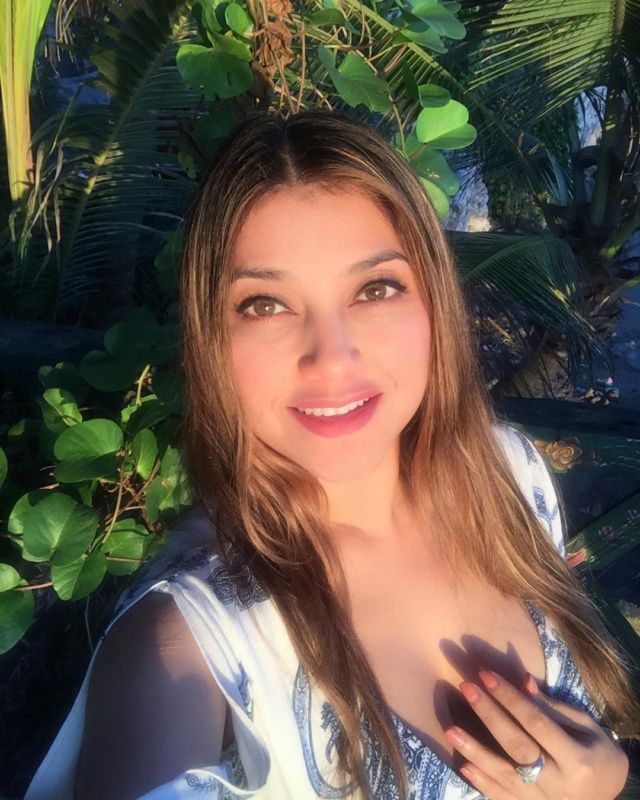 Potret Terkini Sarah Azhari, Artis Favorit Generasi 90-an yang Awet ...