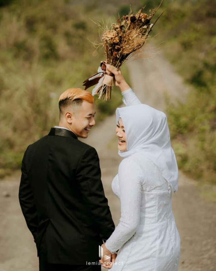 10 Foto Postwedding Pasangan Atlet Hanifan-Pipiet. Unik dalam Balutan ...