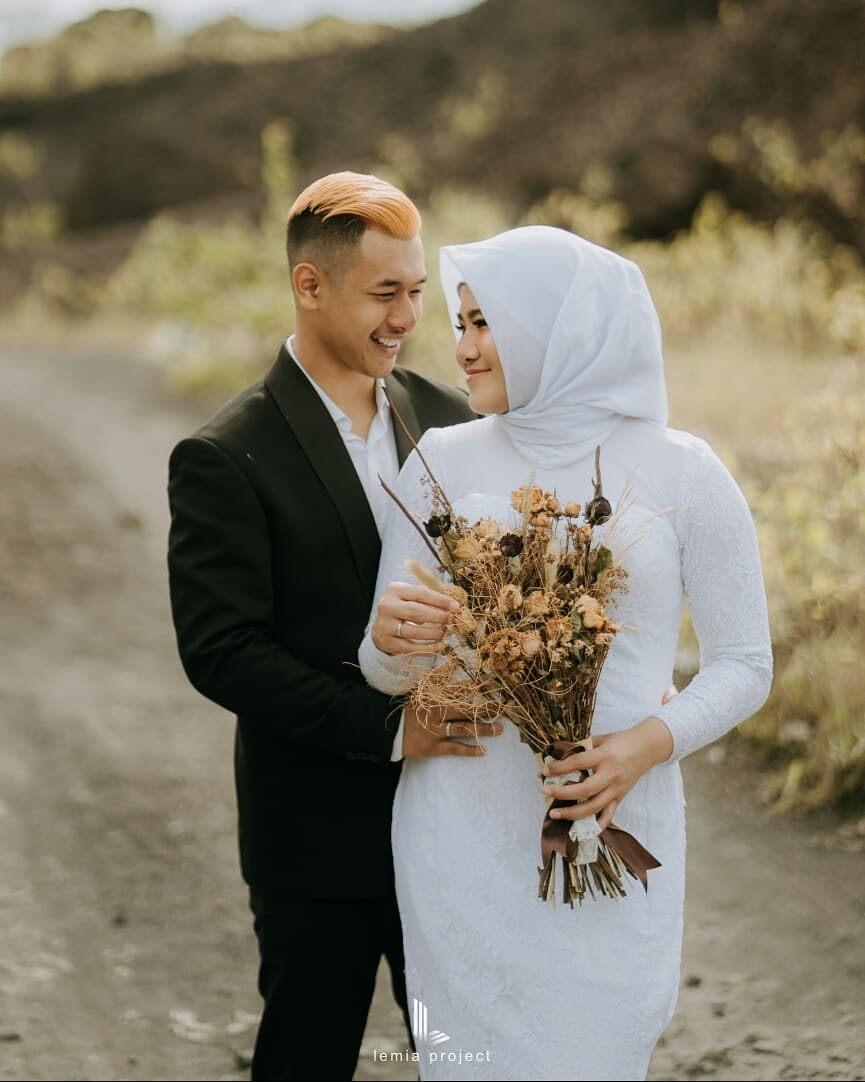 10 Foto Postwedding Pasangan Atlet Hanifan-Pipiet. Unik dalam Balutan ...