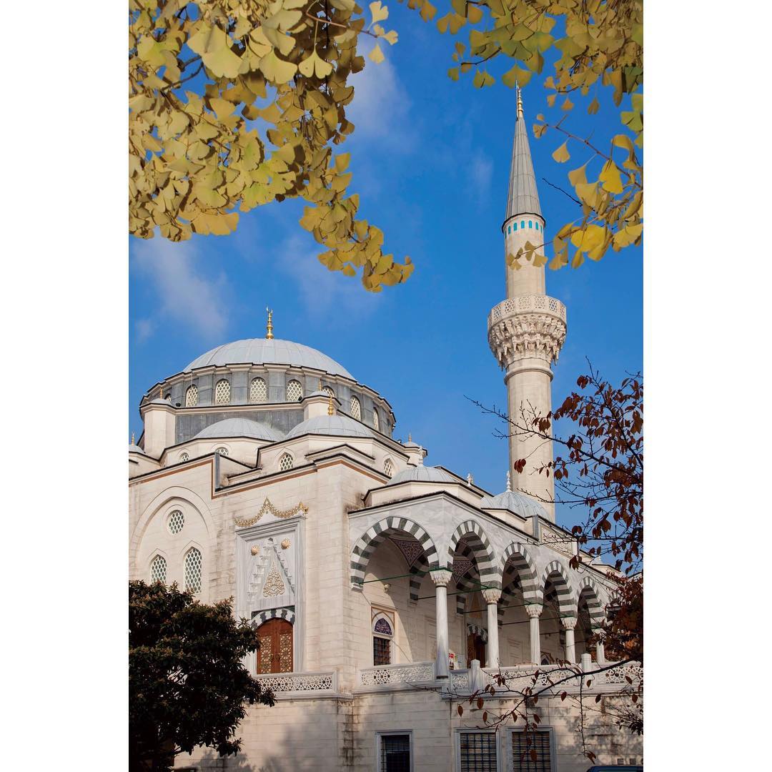 Masjid Camii Tokyo, Tempat Reino dan Syahrini Mengikat Janji Suci. Yuk ...