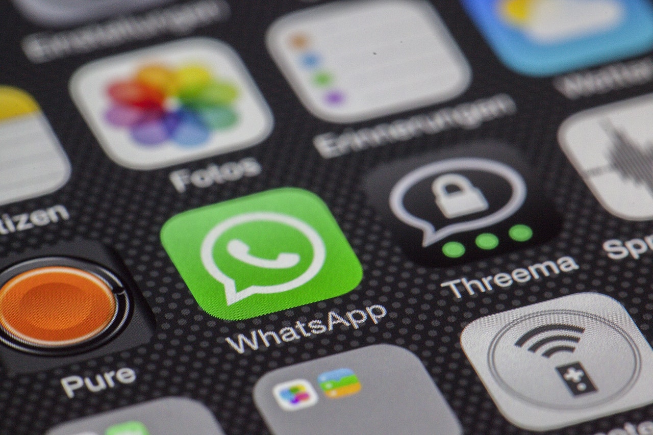 5 Langkah Bikin Sticker Whatsapp Pakai Foto Sendiri. No Ribet, Lima ...