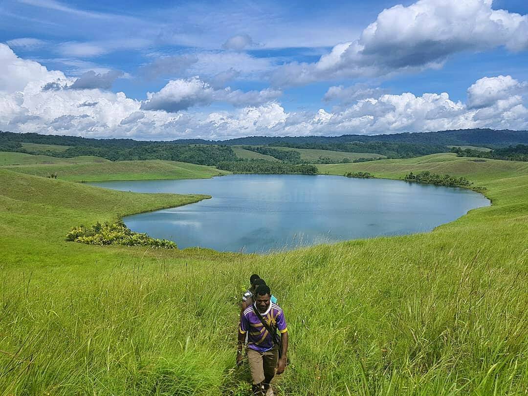 Danau Love, Destinasi Hits dan Instagramable di Papua. Cocok Dikunjungi ...