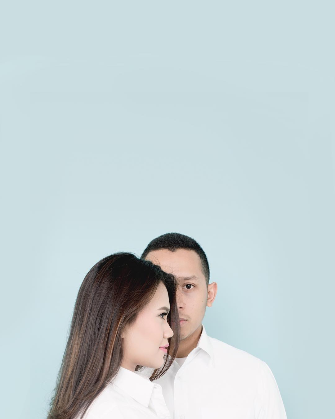 10 Ide Pre-wedding Minimalis dengan Latar Tembok Polos, Murah Meriah ...