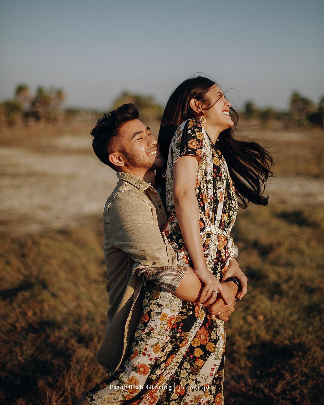 Karena Pernikahan adalah Momen Bahagia, 12 Ide Pre-Wedding dengan Pose ...