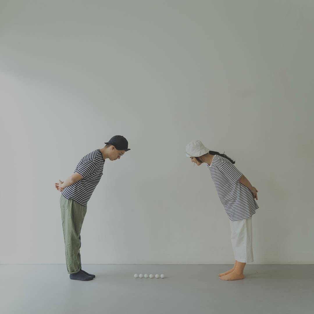 10 Ide Pre-wedding Minimalis dengan Latar Tembok Polos, Murah Meriah ...
