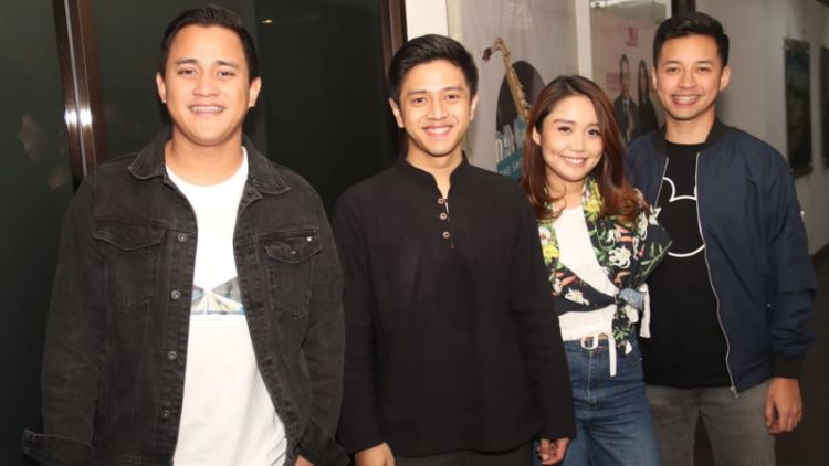 Merenungkan Perjalanan Cinta Melalui Lagu-lagu Hivi, yang Kalau Diingat ...