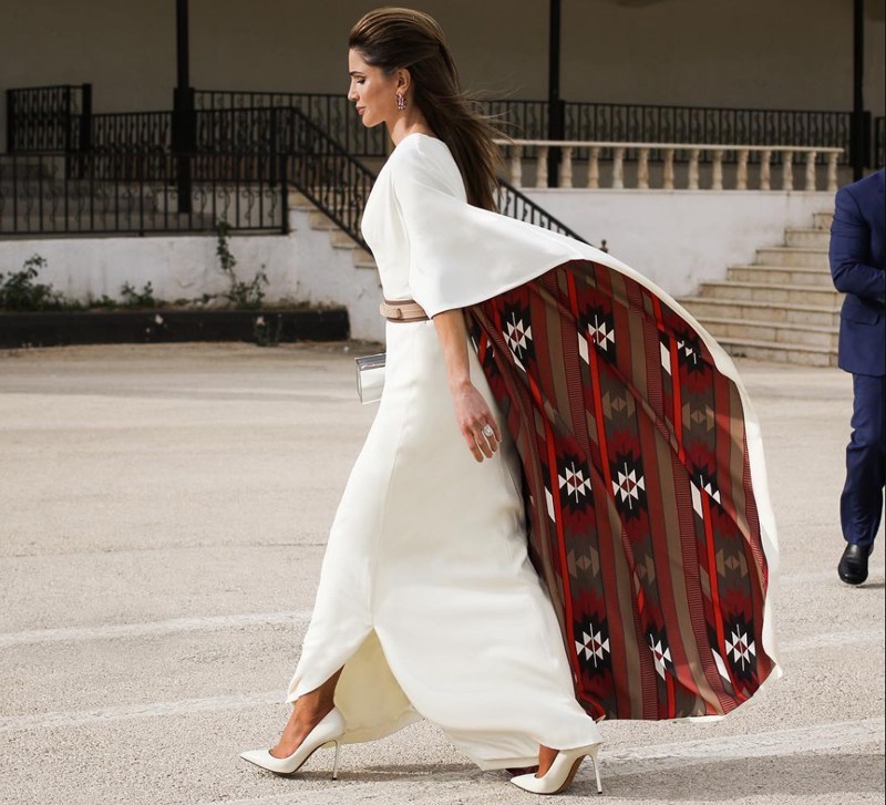 12 Foto Busana Elegan Queen Rania, Permaisuri Paling Chic dan ...