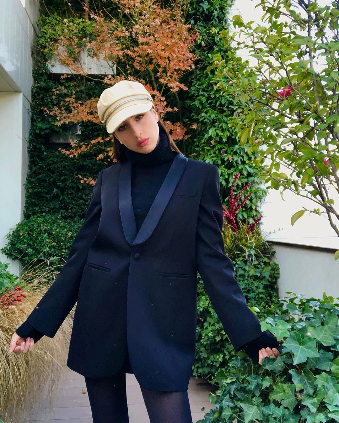 9 Potret Stylish Taleedah Tamer, Putri CEO Arab Saudi yang Jadi Model ...