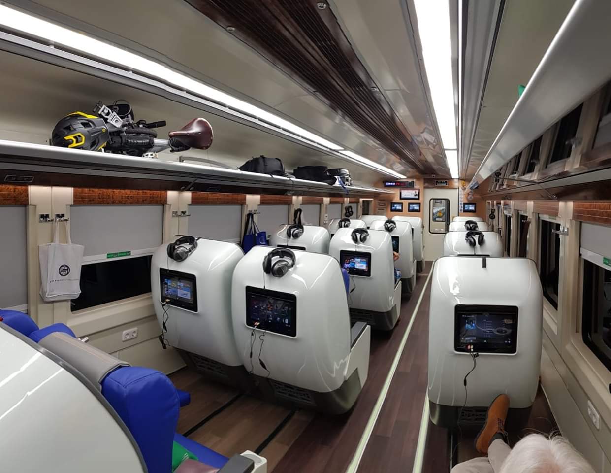 Kereta Sleeper Luxury 2, Kereta yang Diluncurkan KAI untuk Mudik ...