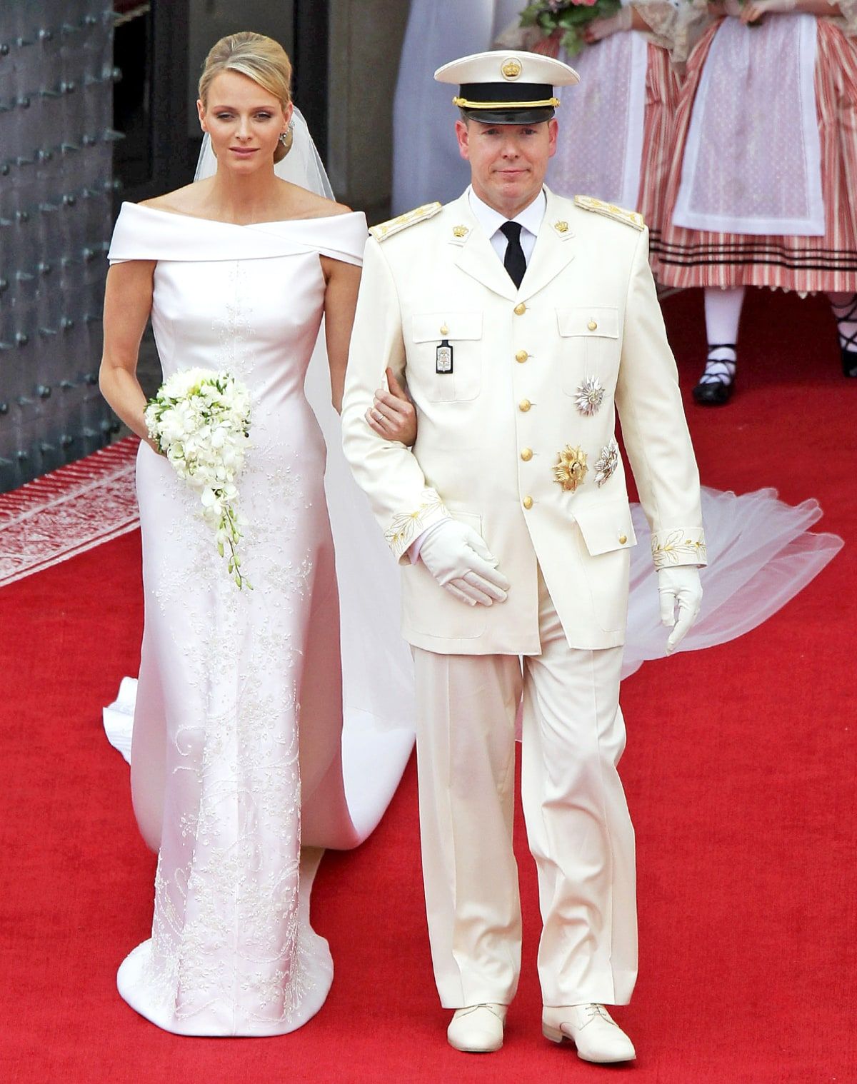 10 Ide Gaun Pernikahan Kerajaan Ini Bisa Kamu Tiru. Super Elegan dan ...