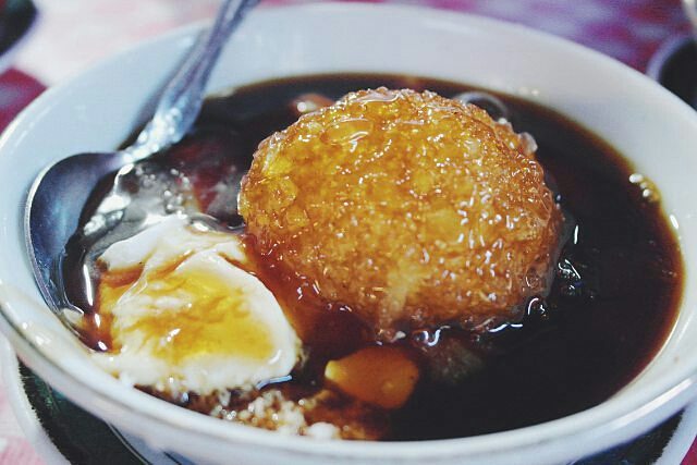 Mengenal Dadih, Yoghurt Tradisional dari Fermentasi Susu Kerbau. Enak Buat Lauk Makan Nasi!