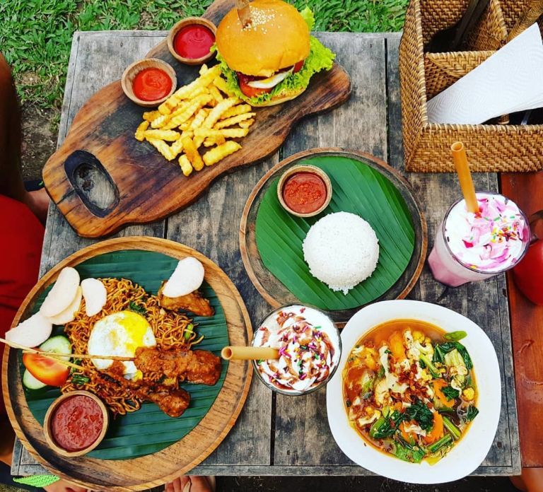 Green Kubu Bali, Cafe di Tengah Sawah yang Hits di Ubud Bali. Cakep ...
