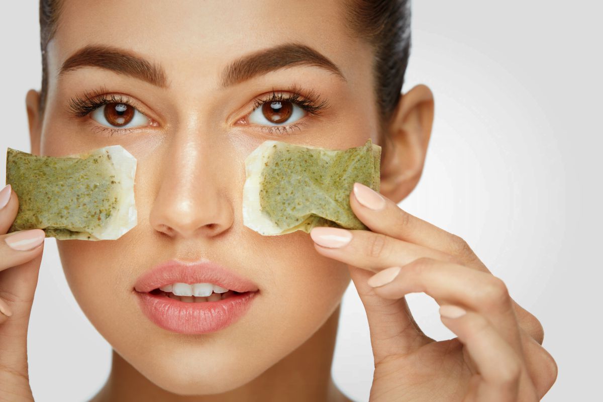 6 Tips Meredakan Wajah Bengkak dan Kemerahan Sehabis Facial. Lumrah kok ...