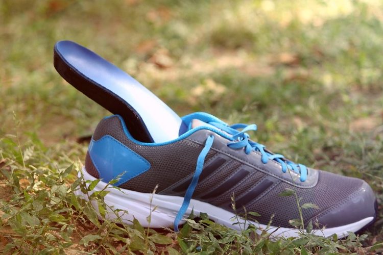 Panduan Konversi Ukuran Sepatu (US, UK, EU) & Cara Ukurnya