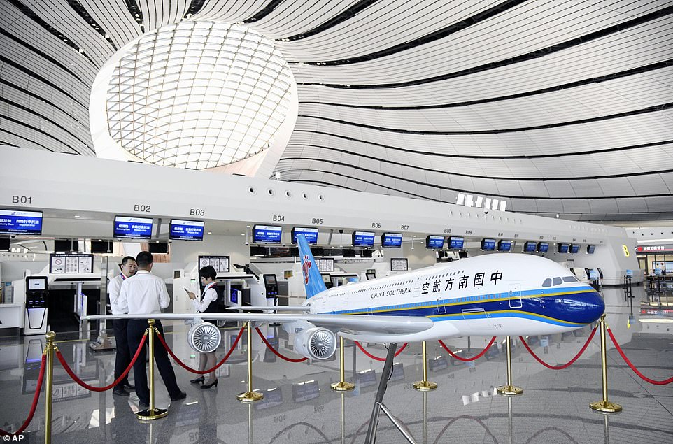 Bandara Terbesar di Dunia Baru Saja Diresmikan di China. Foto-fotonya ...
